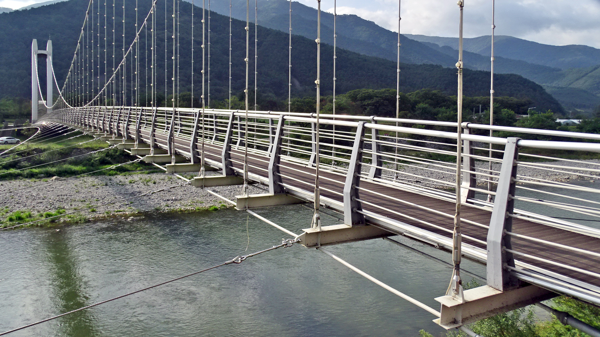 Auraji Lake Cloud Bridge