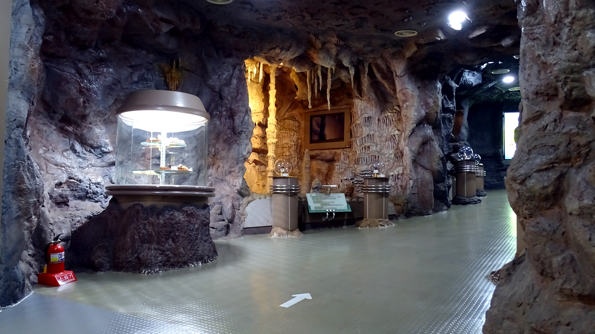 Cave Mystery Hall/IMAX Theater - Samcheok city
