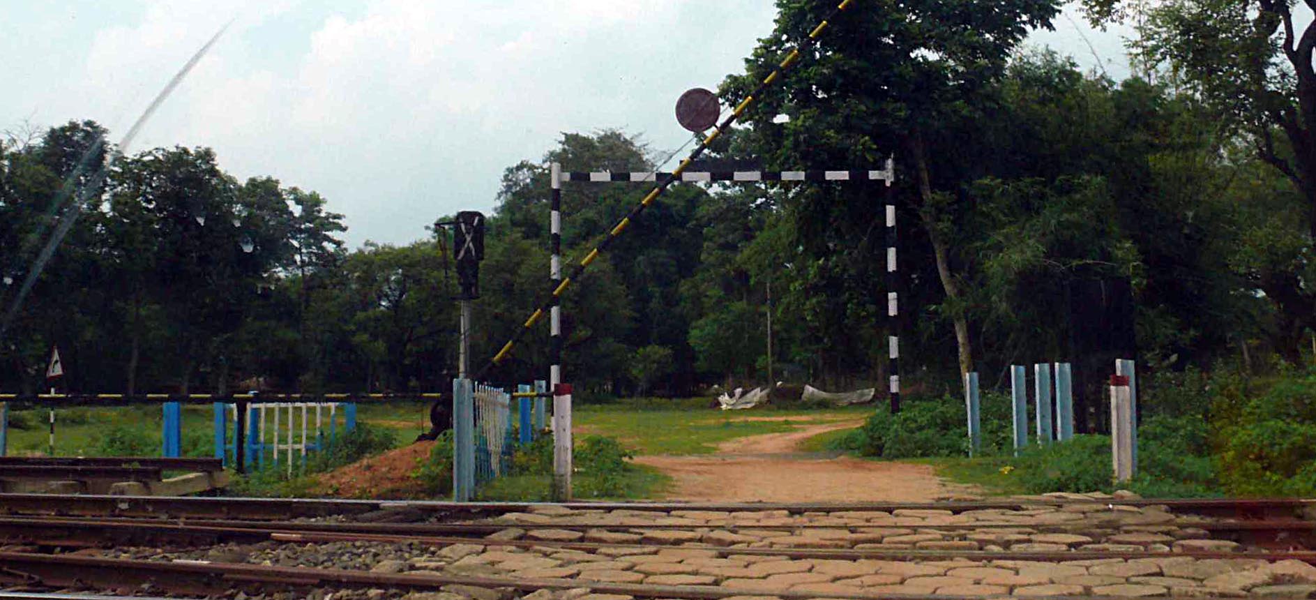 Level Crossing - Tulin