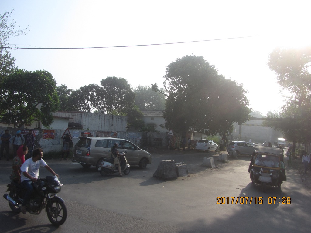 Railway crossing (remains closed almost everytime) - Rupnagar