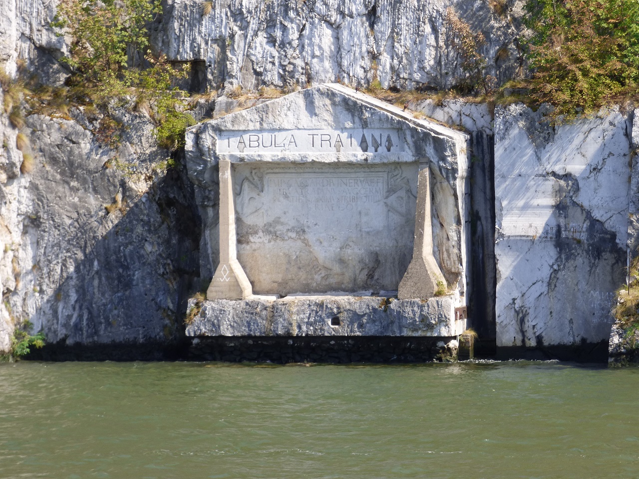 TABULA TRAIANA (English) | monument, interesting place