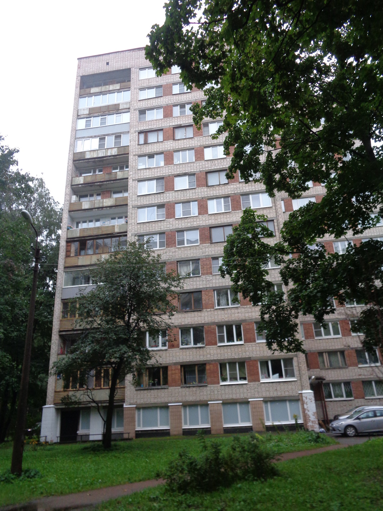 prospekt Parkhomenko, 37 - Saint Petersburg