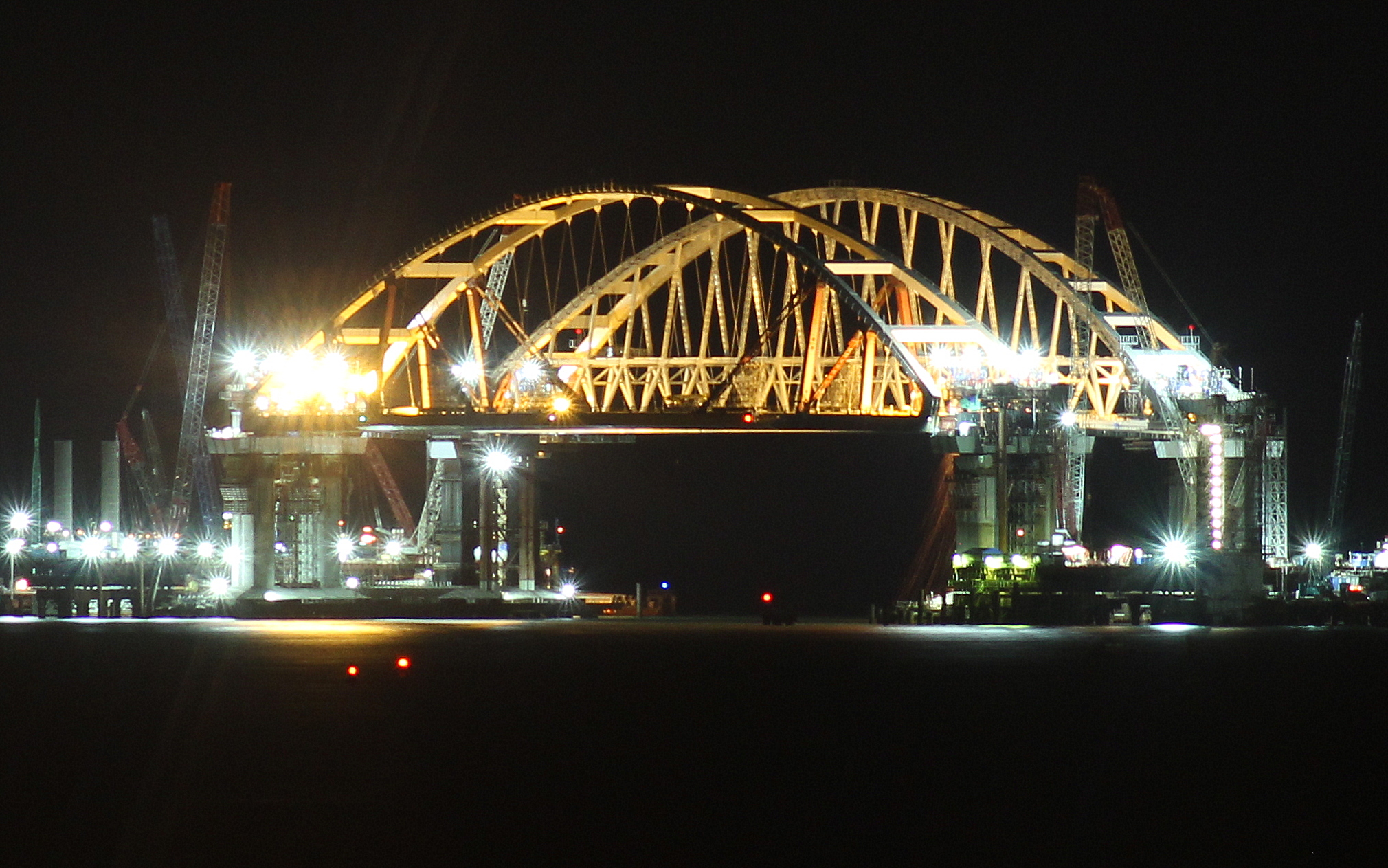 Main fairway arch spans