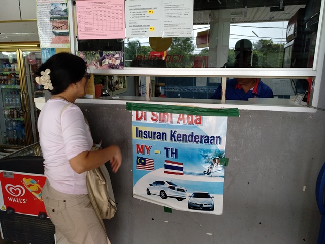 Buraq oil petrol station near Durian Burung border crossing
