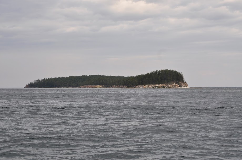 Thin Ushkan island