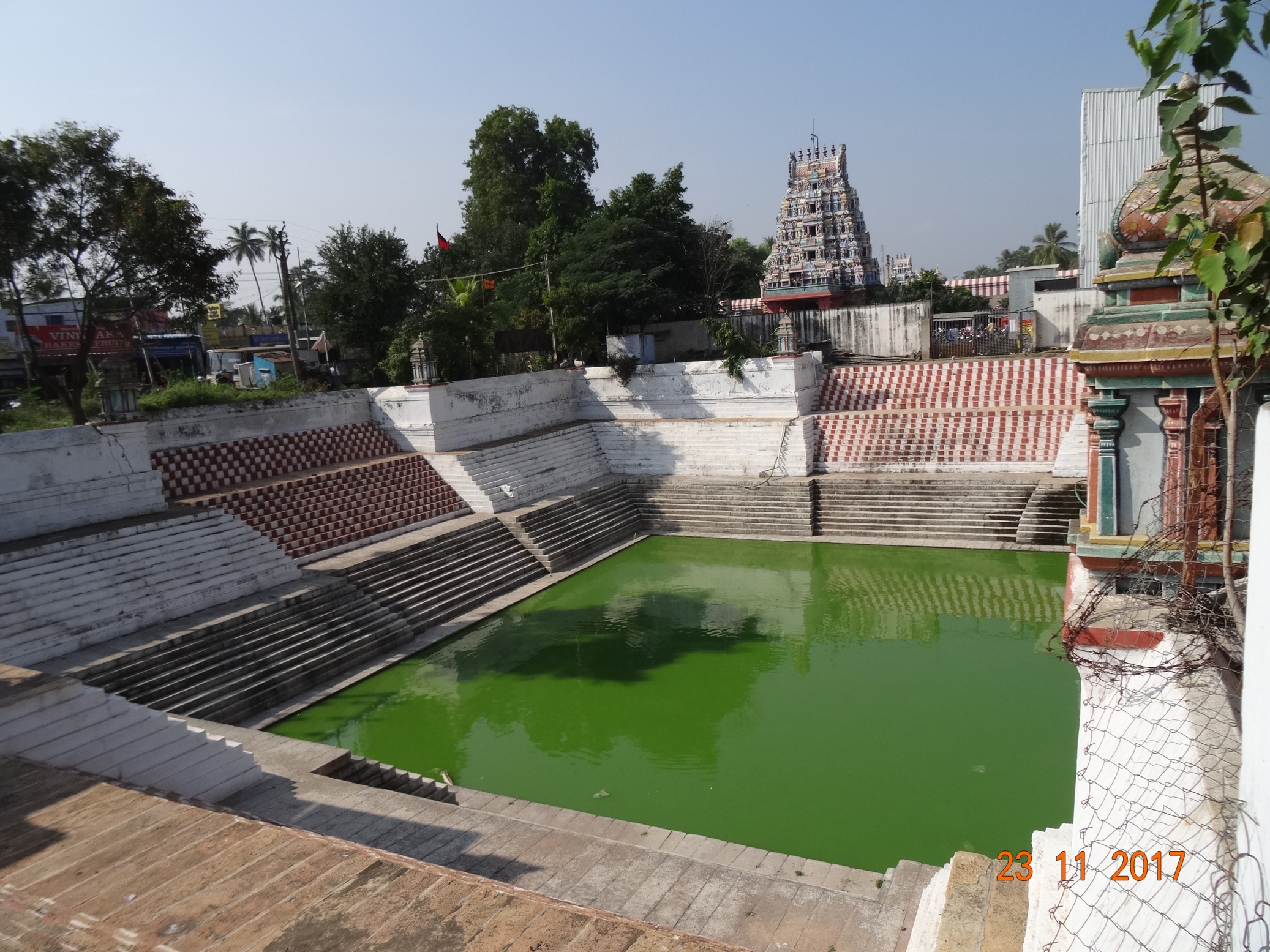 Patteeswarar temple pond