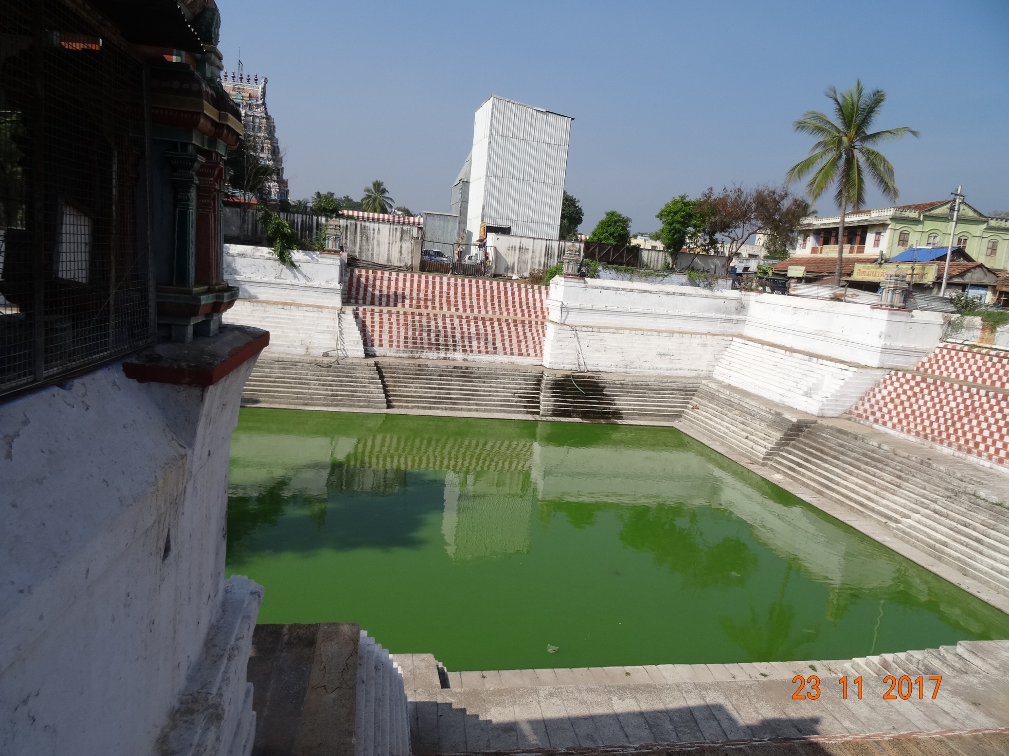 Patteeswarar temple pond