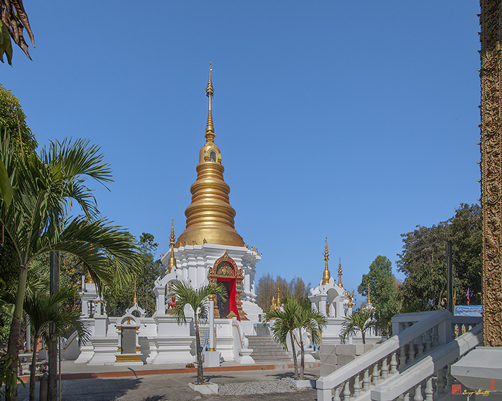Wat Kum Pha Pradit (Wat Ban Moh)