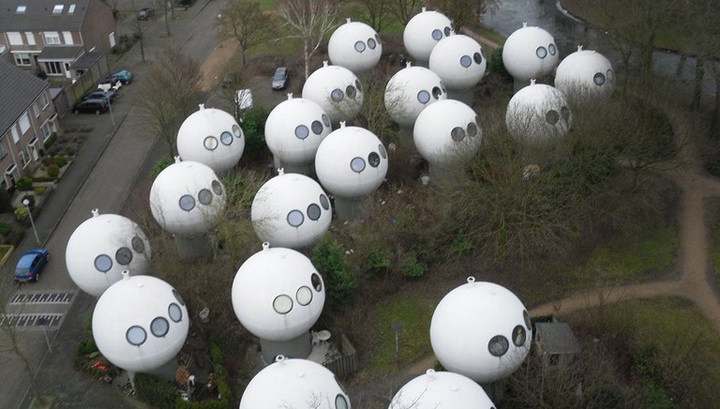 Sphere houses