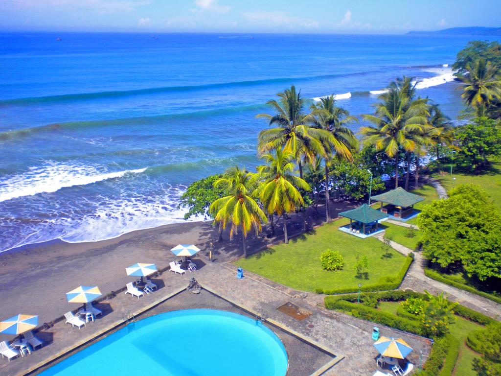 Samudra Beach Hotel Complex