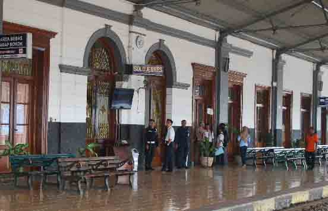 Stasiun Jebres - Surakarta (Solo)