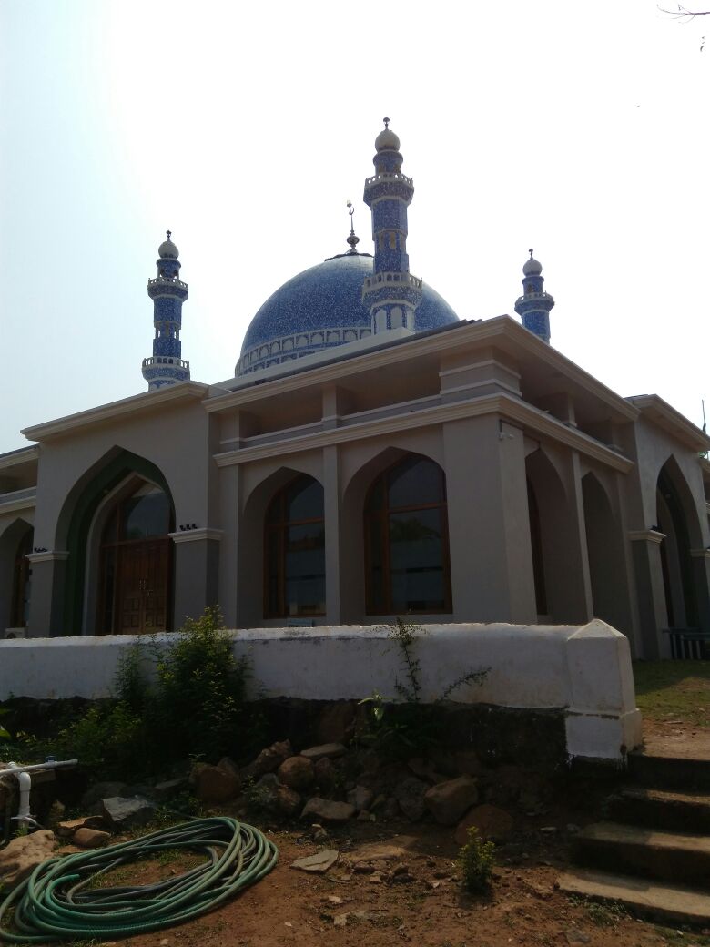 Tomb of Sayed Shamsuddin Urf Shah Karamuddin Auliya - Sadashivgad
