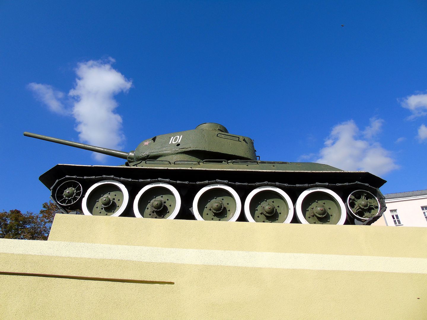 T34 tank monument - Homieĺ
