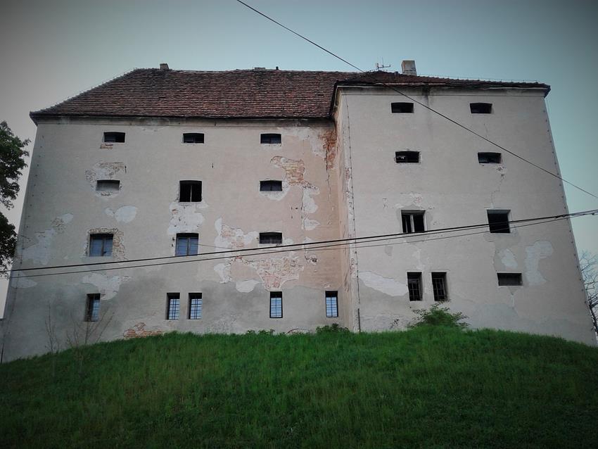 Dawny zamek - Zimnice Małe