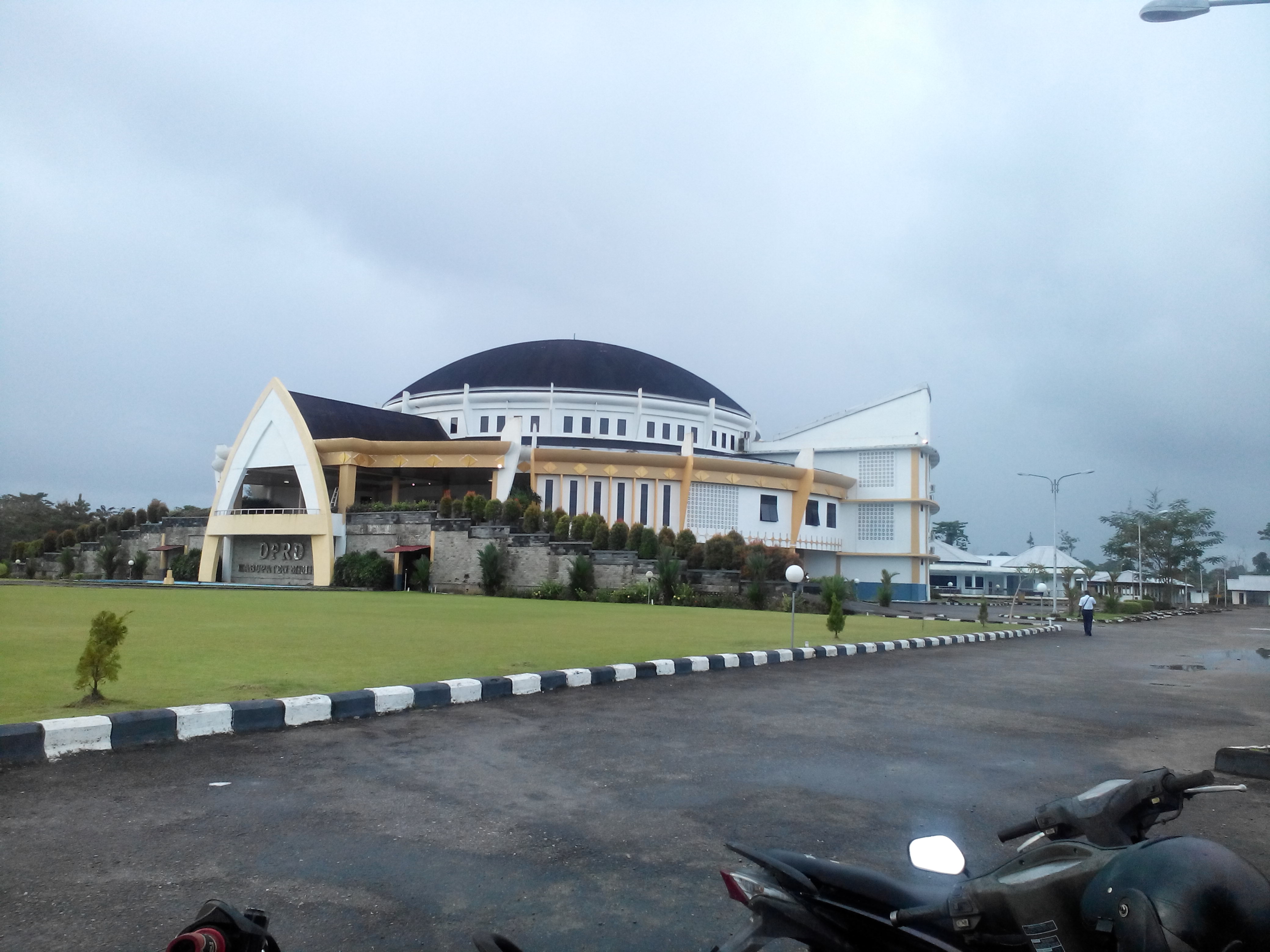 Gedung DPRD Timika yang baru - Timika City