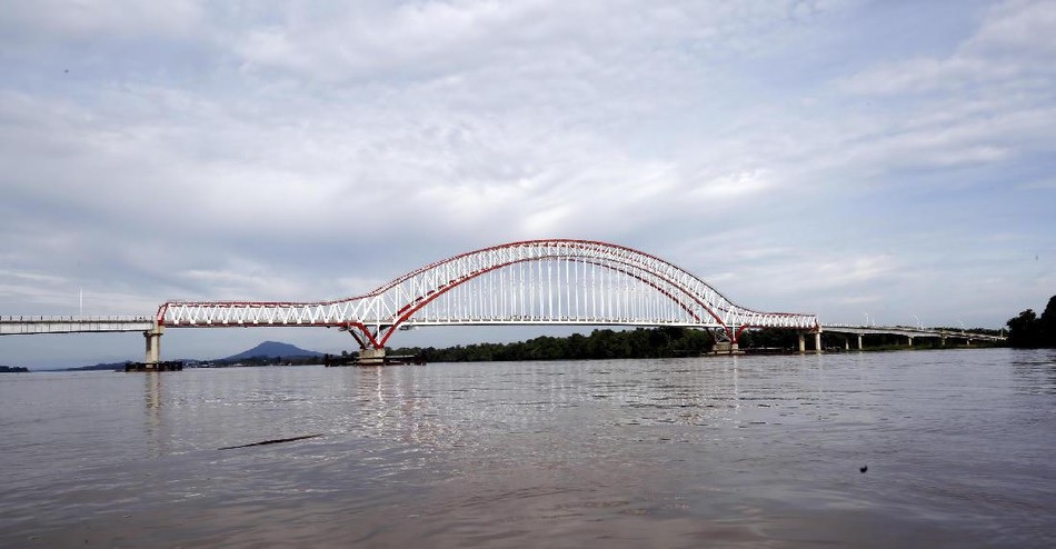 Tayan Bridge