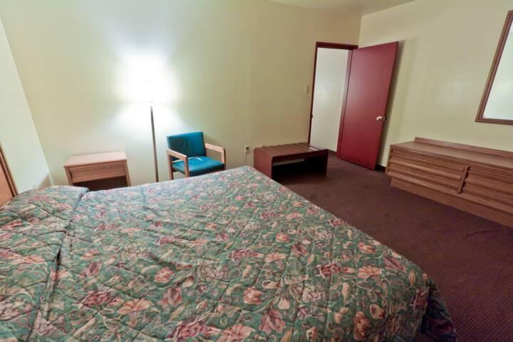 Budget Inn and Suites | hotel