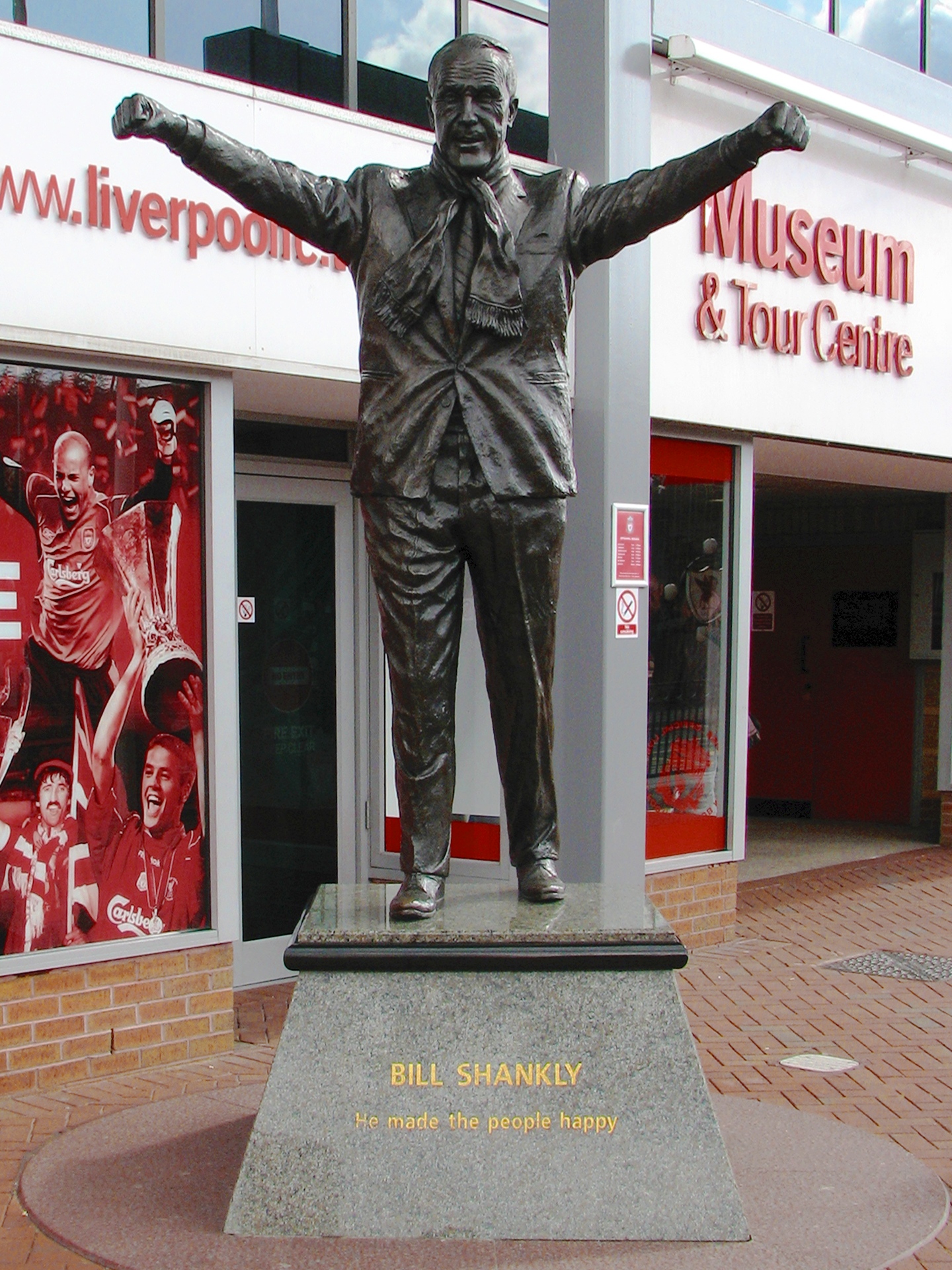 Bill Shankly Statue - Liverpool