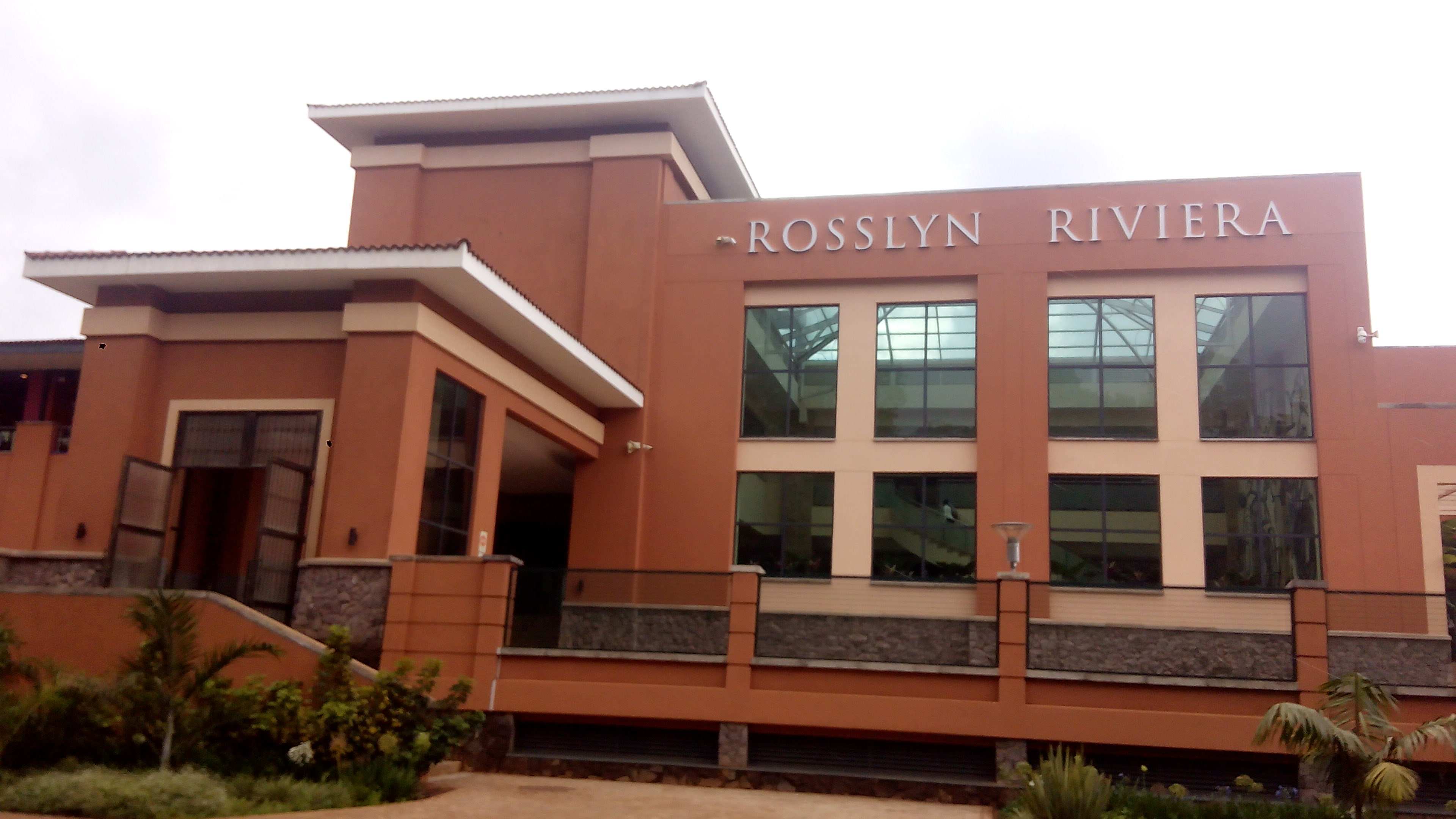 Rosslyn Riviera Mall