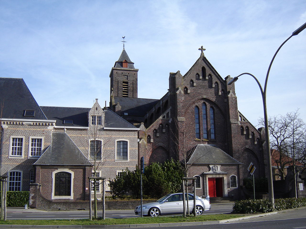 Heilig Hart en Sint-Philippuskerk - Assebroek