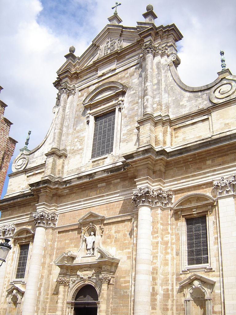 Iglesia Santa Walburga - Brujas