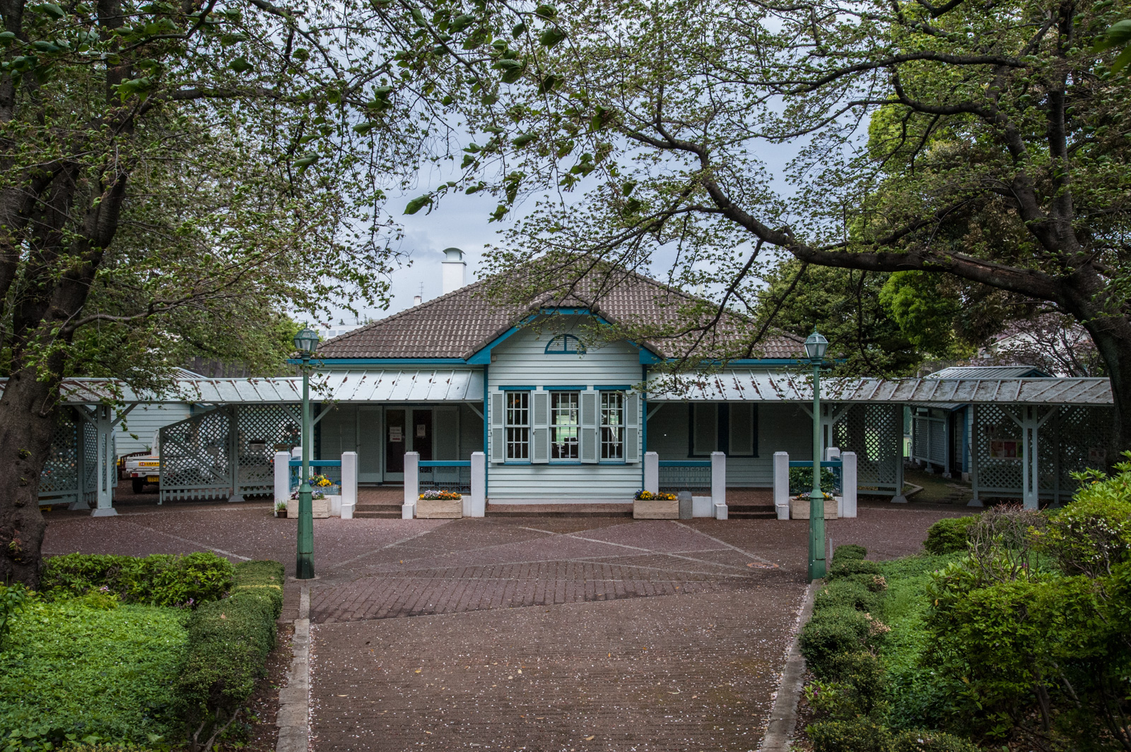 Yamate Park Management Office - Yokohama | administrative building ...