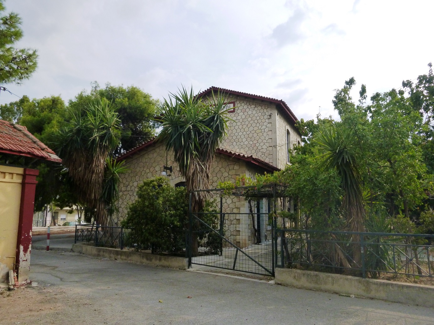 Παλαιός Σ.Σ. Αγίων Θεοδώρων - Άγιοι Θεόδωροι Κορινθίας