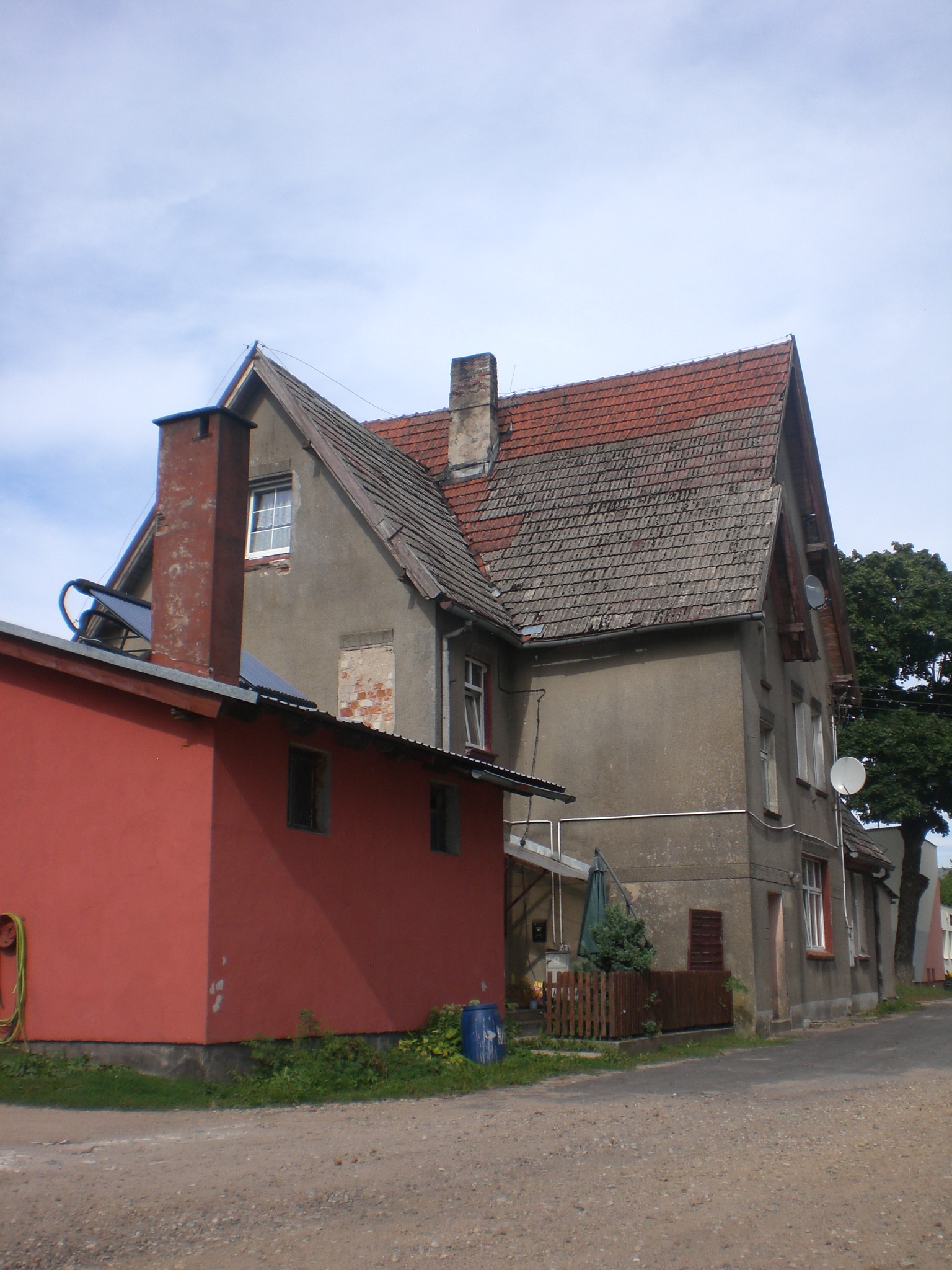 Dawny dworzec kolejowy - Trzebiatkowa