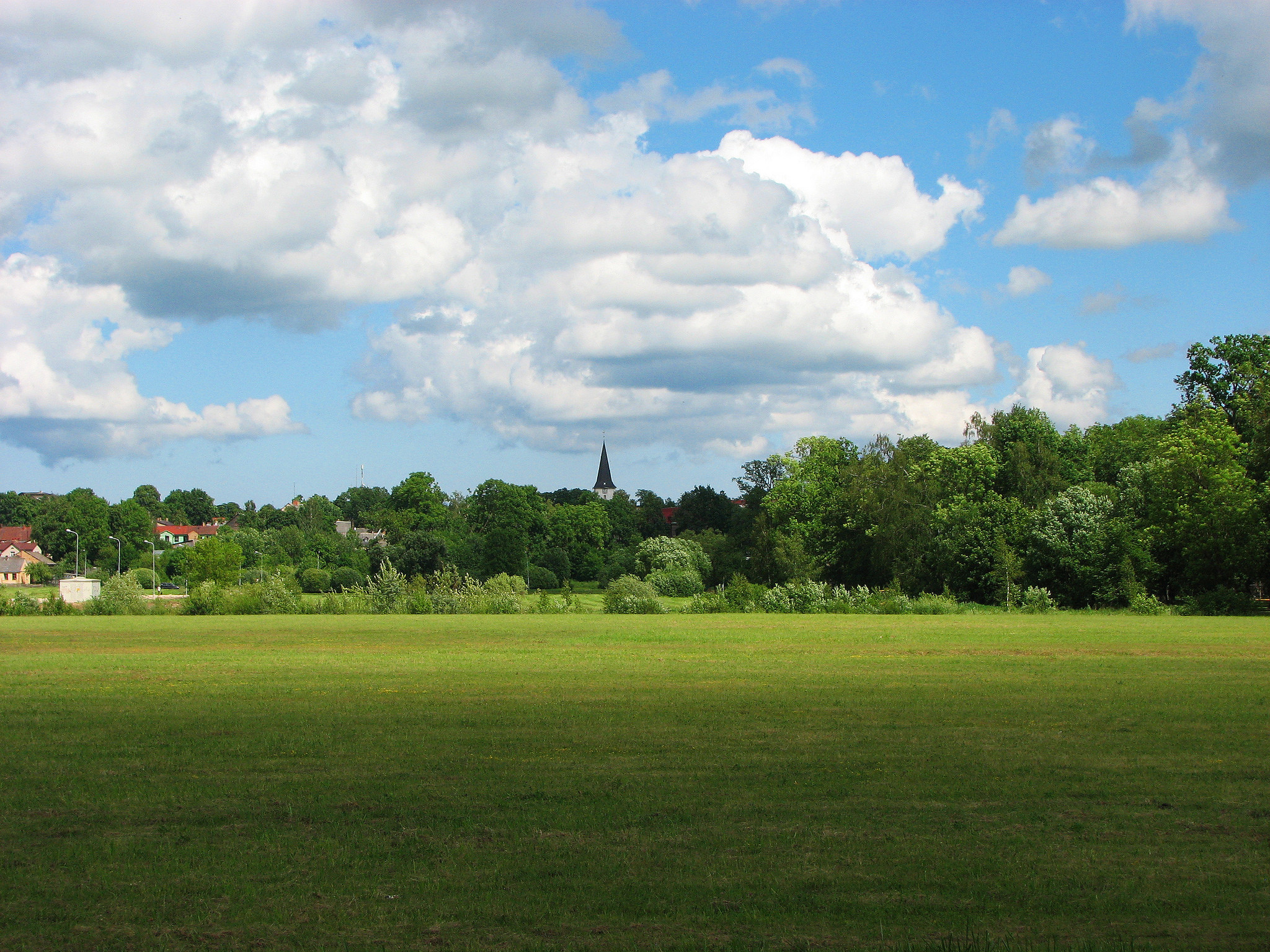 Pauzera pļava - Tukums | zaļā zona, zālājs