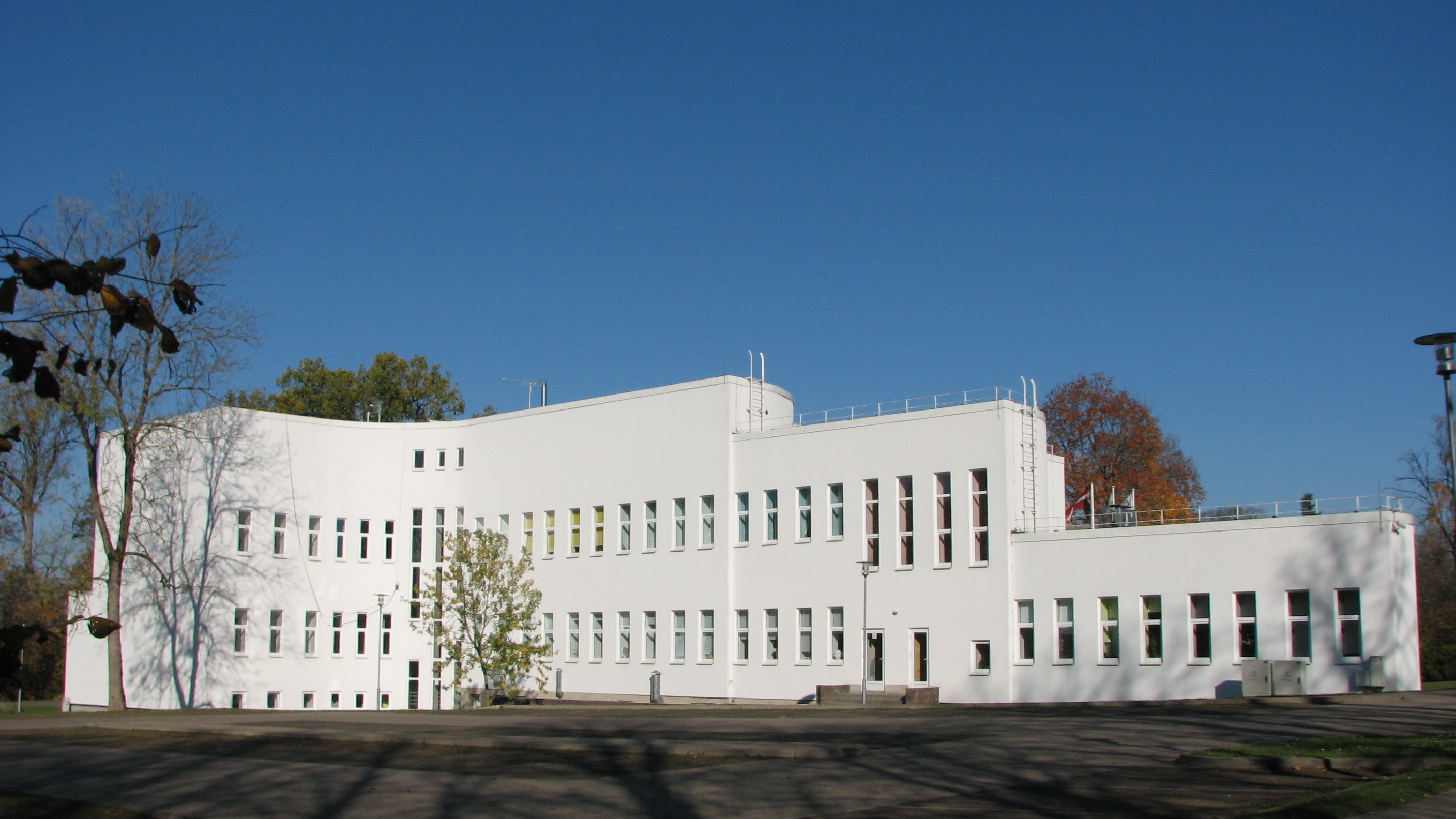 "Baltais Flīģelis" Siguldas mākslu skola, koncertzāle. - Sigulda
