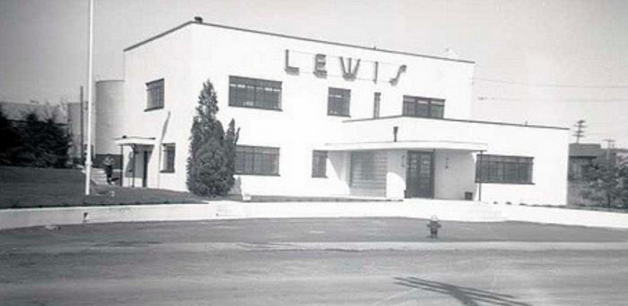 Lewis Oil Co. Administration Building - Port Washington North, New York