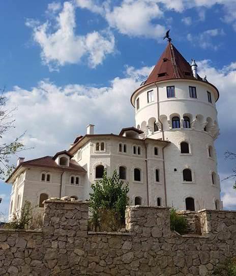 Kështjella Duka - Perlat - Qendër