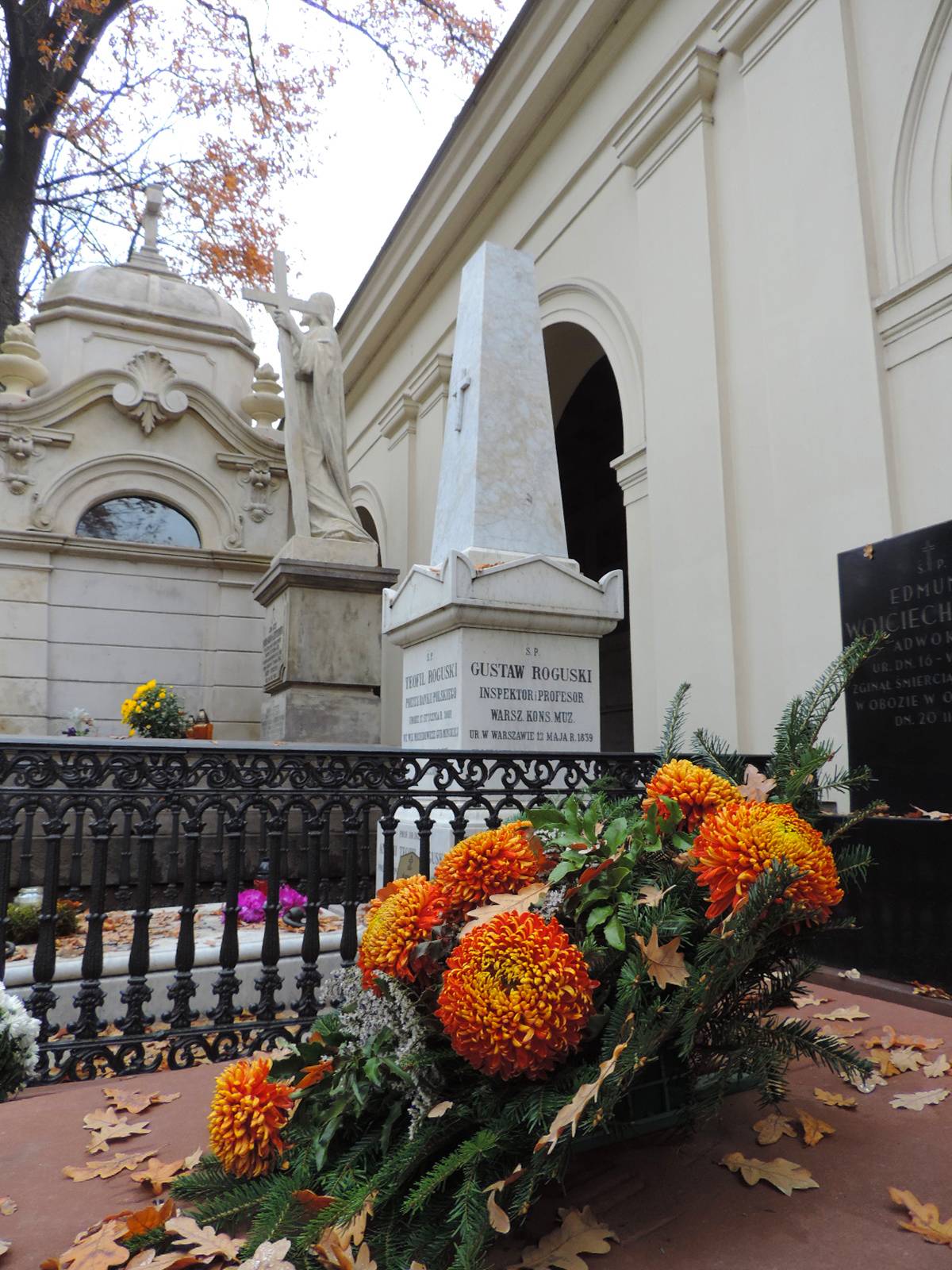 The grave of Roguski family - Warsaw