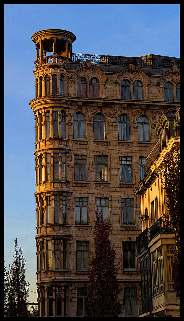 Eclectic apartment building - Antwerp