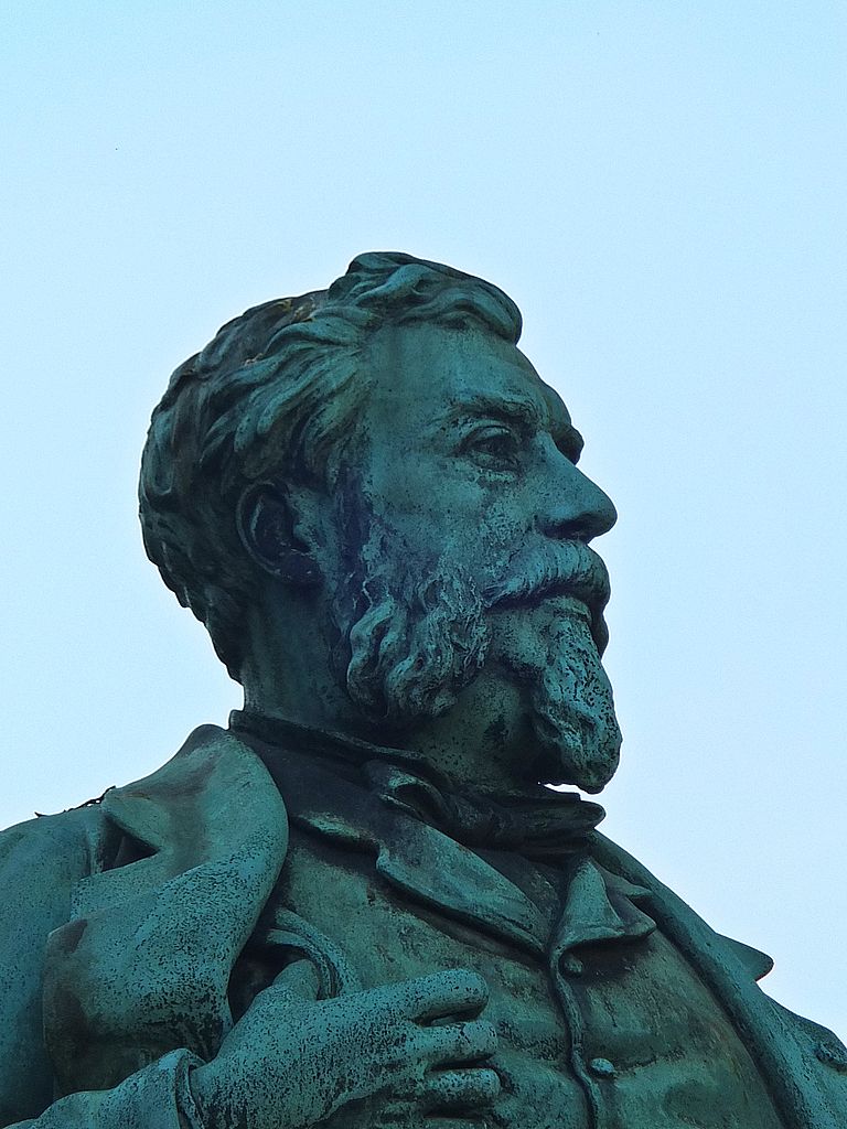 Statue Hendrik Leys - Antwerp