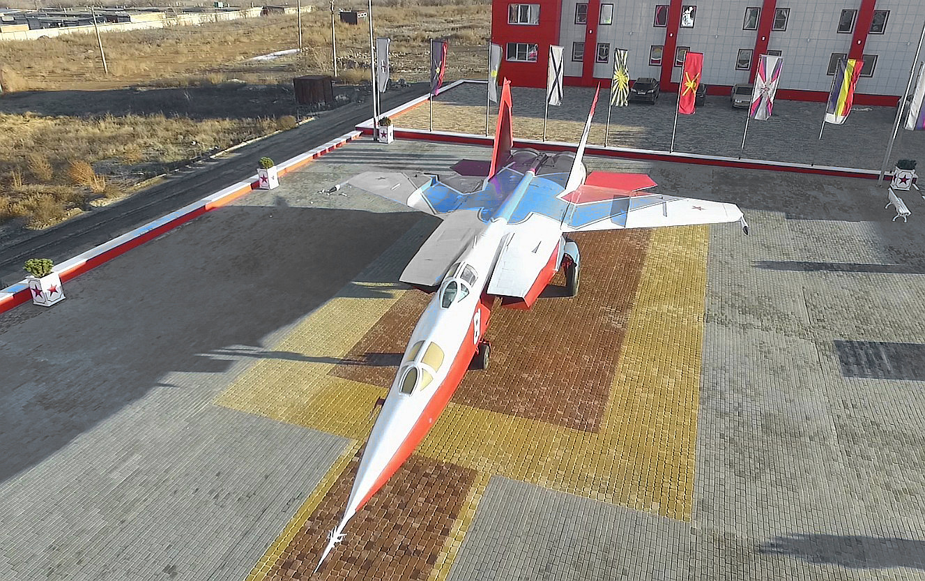 Display ground for Mikoyan-Gurevich MiG-25PU, Sukhoi Su-24 and Yakovlev ...