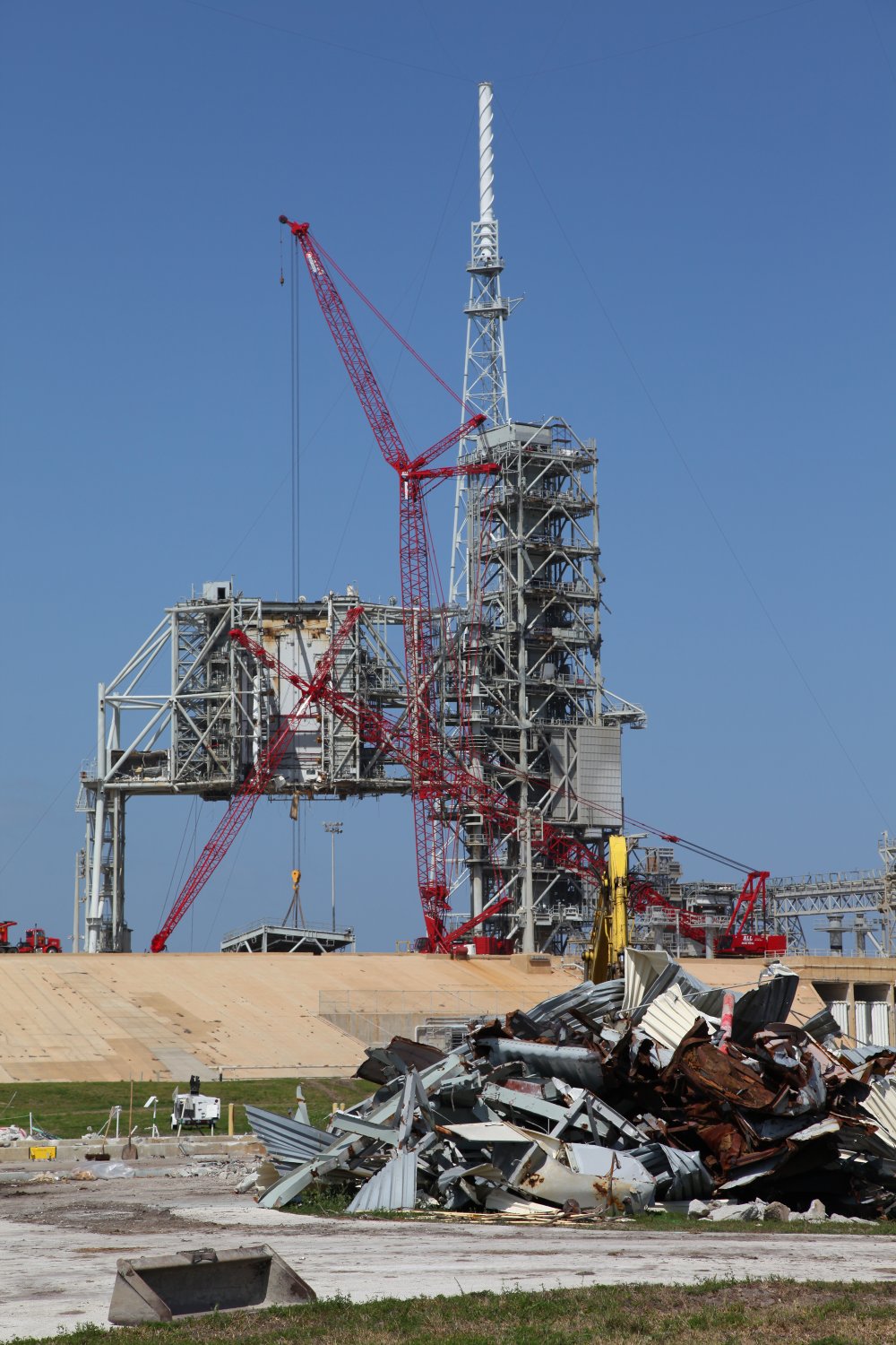 LC-39A Rotating Service Structure