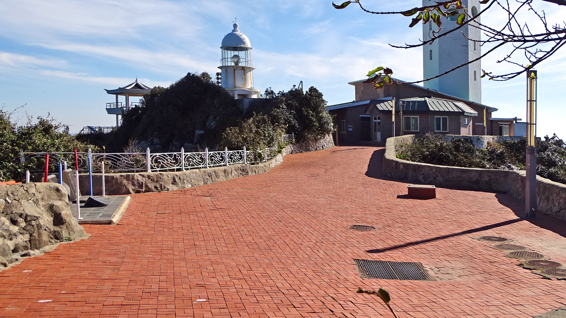 Geomundo Lighthouse Complex