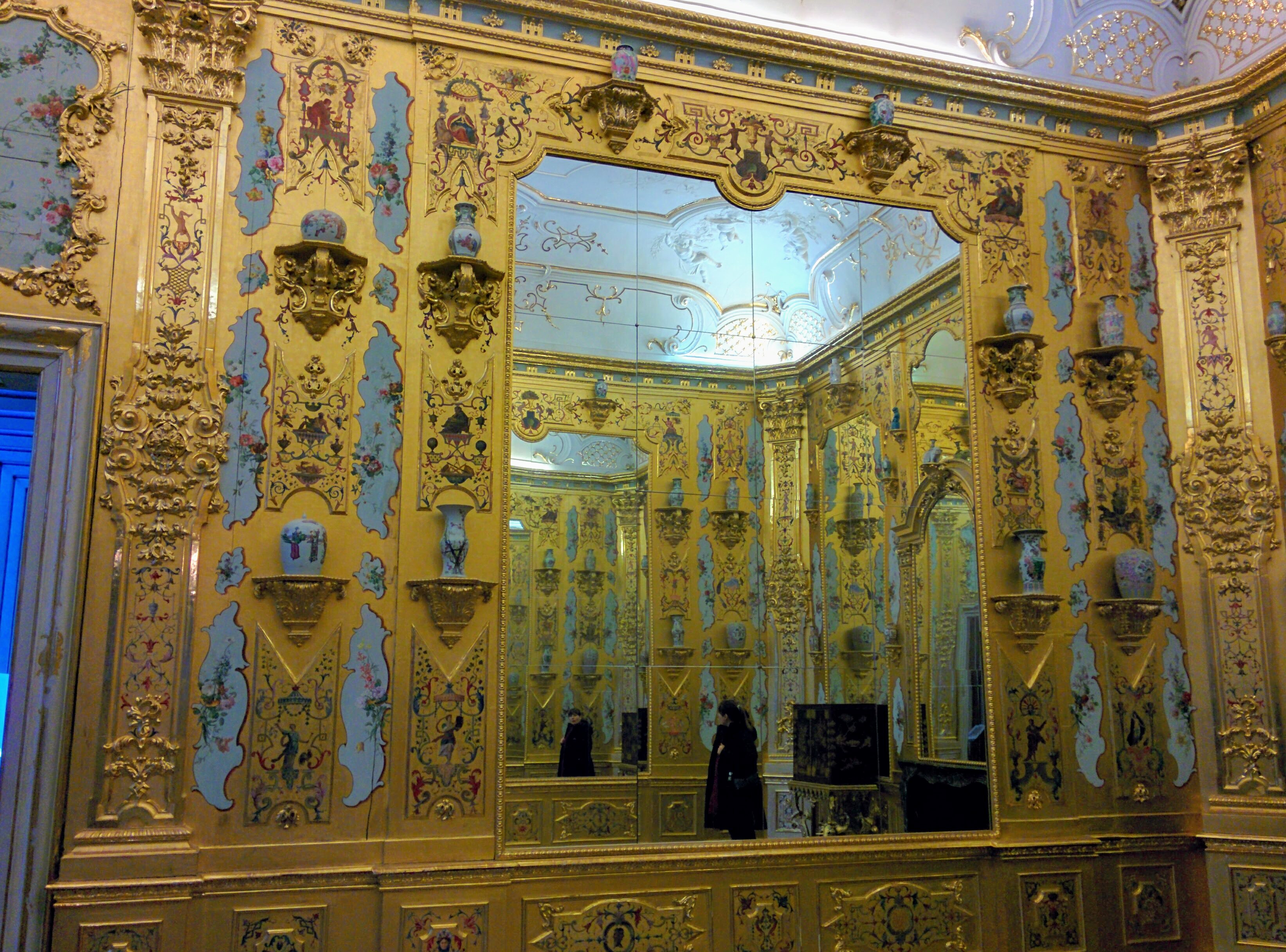 Gold Cabinet - Vienna