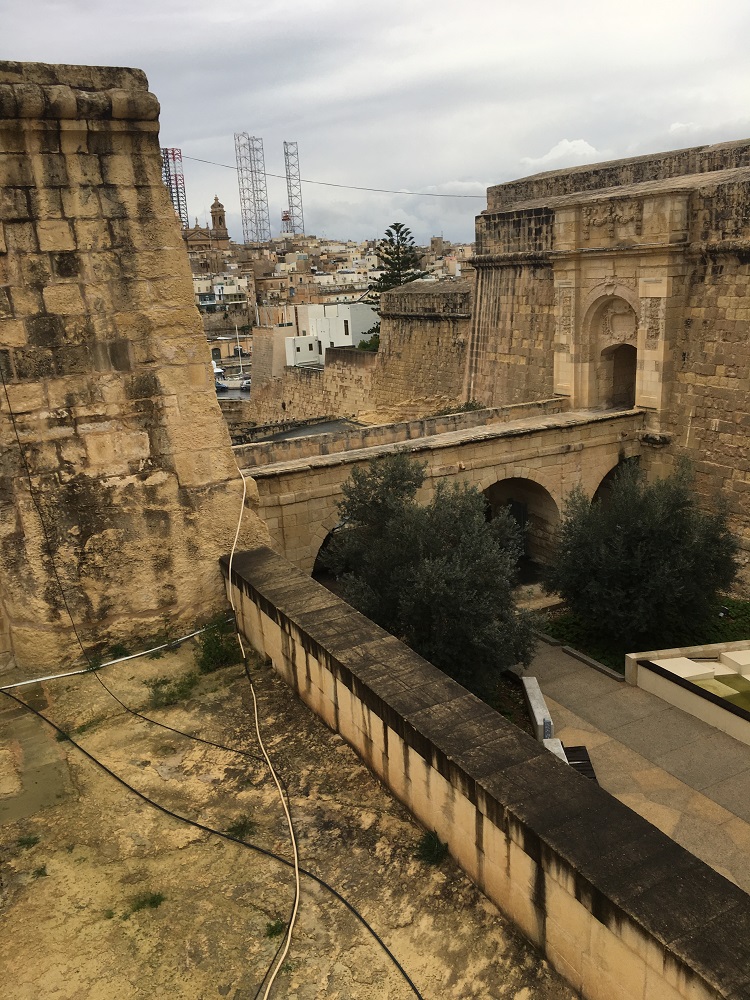 Couvre Porte´s Counterguard - Birgu