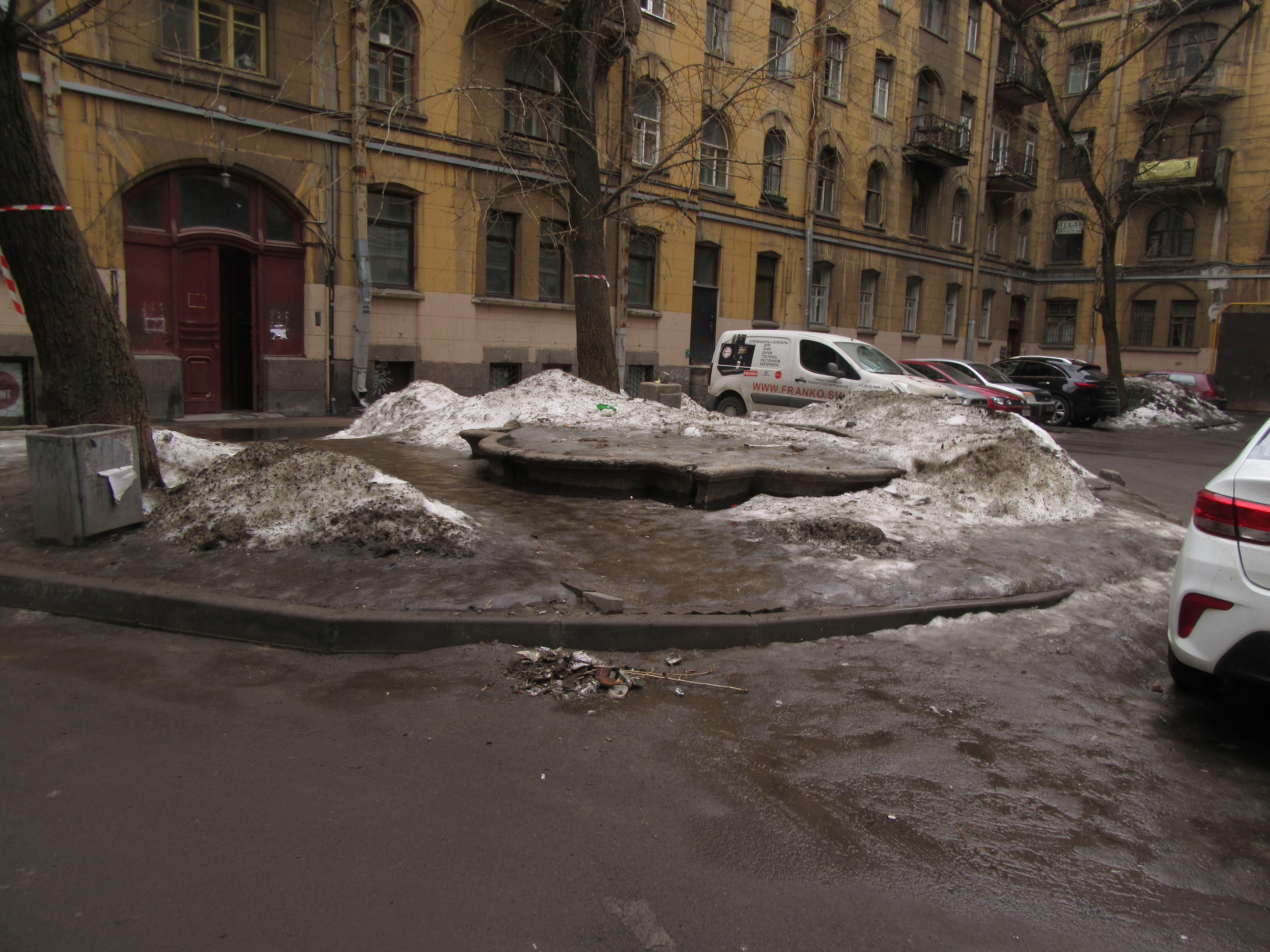Inactive fountain - Saint Petersburg