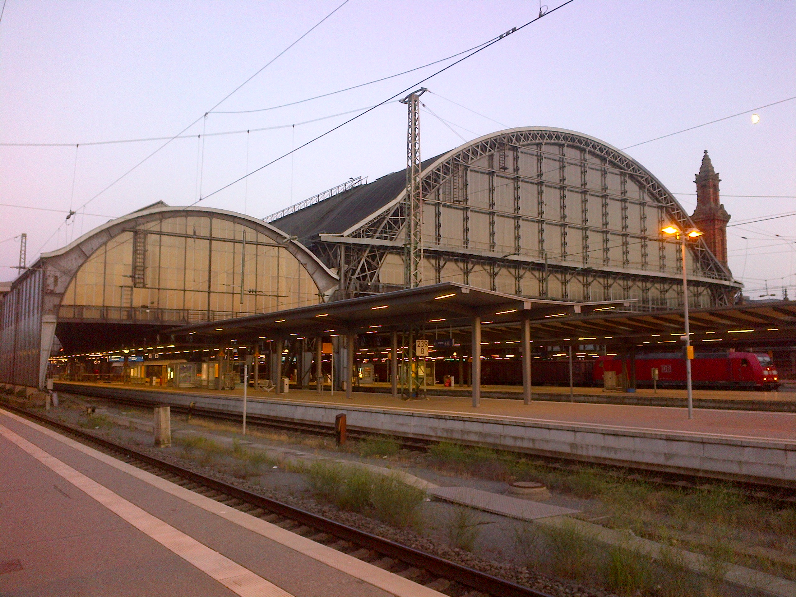 Passenger building of Bremen Hauptbahnhof - Bremen | train station