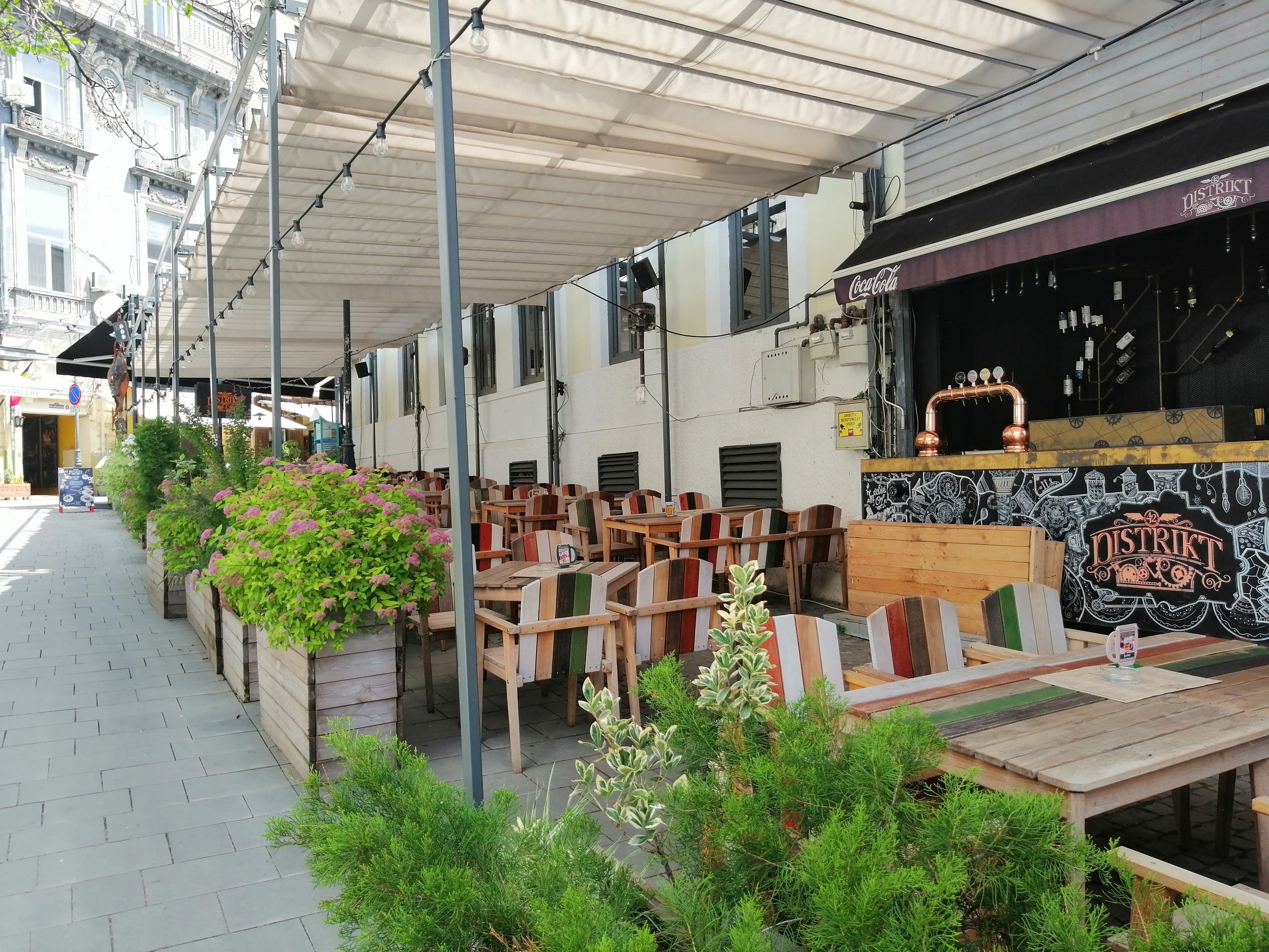 Distrikt 42 - Bucureşti | restaurant, tavern (en)