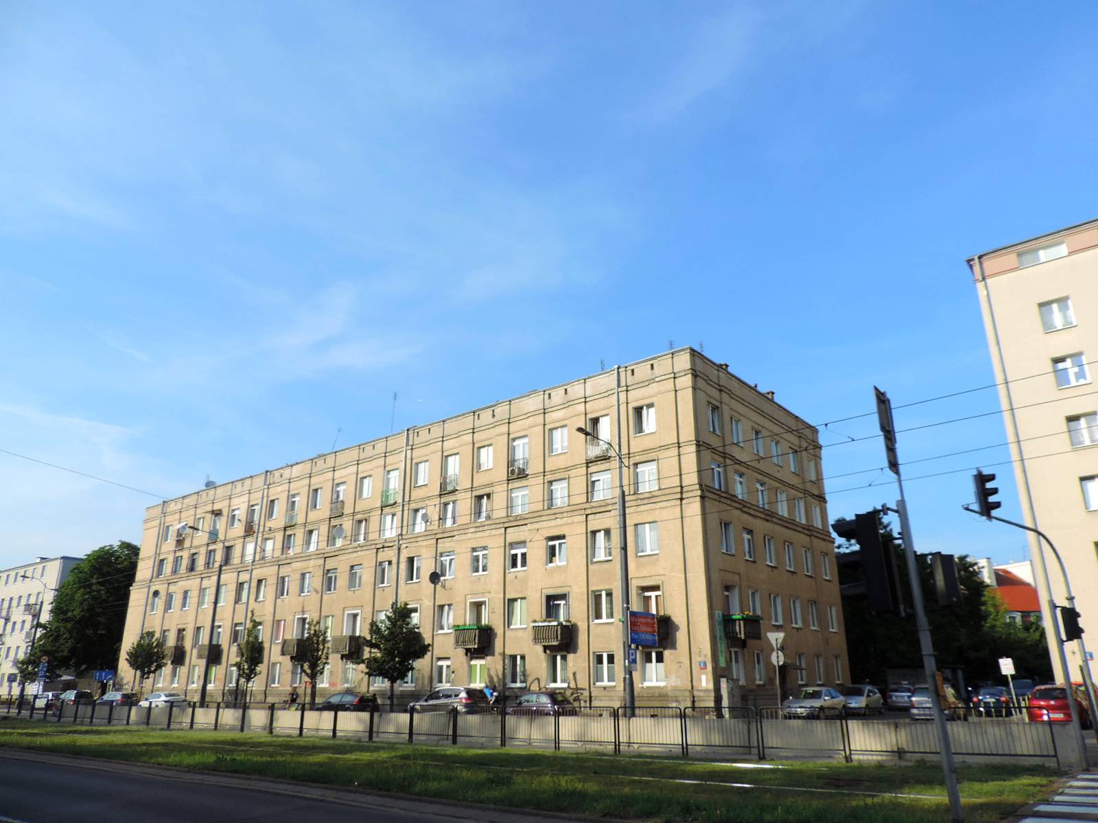 ks. Jerzego Popiełuszki Street, 8 - Warsaw