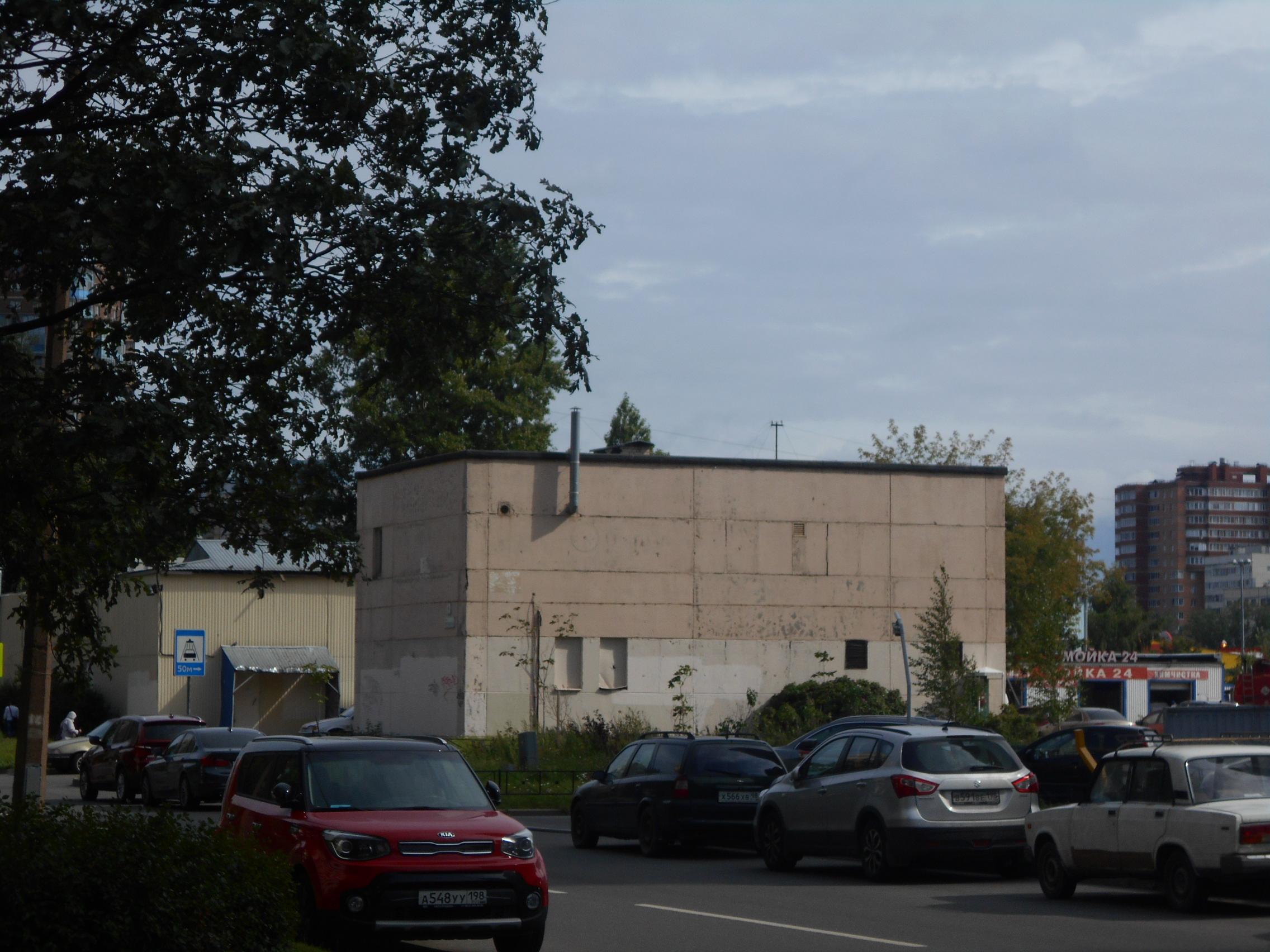 Telephone switch building - Saint Petersburg ulitsa Bryantseva, 9