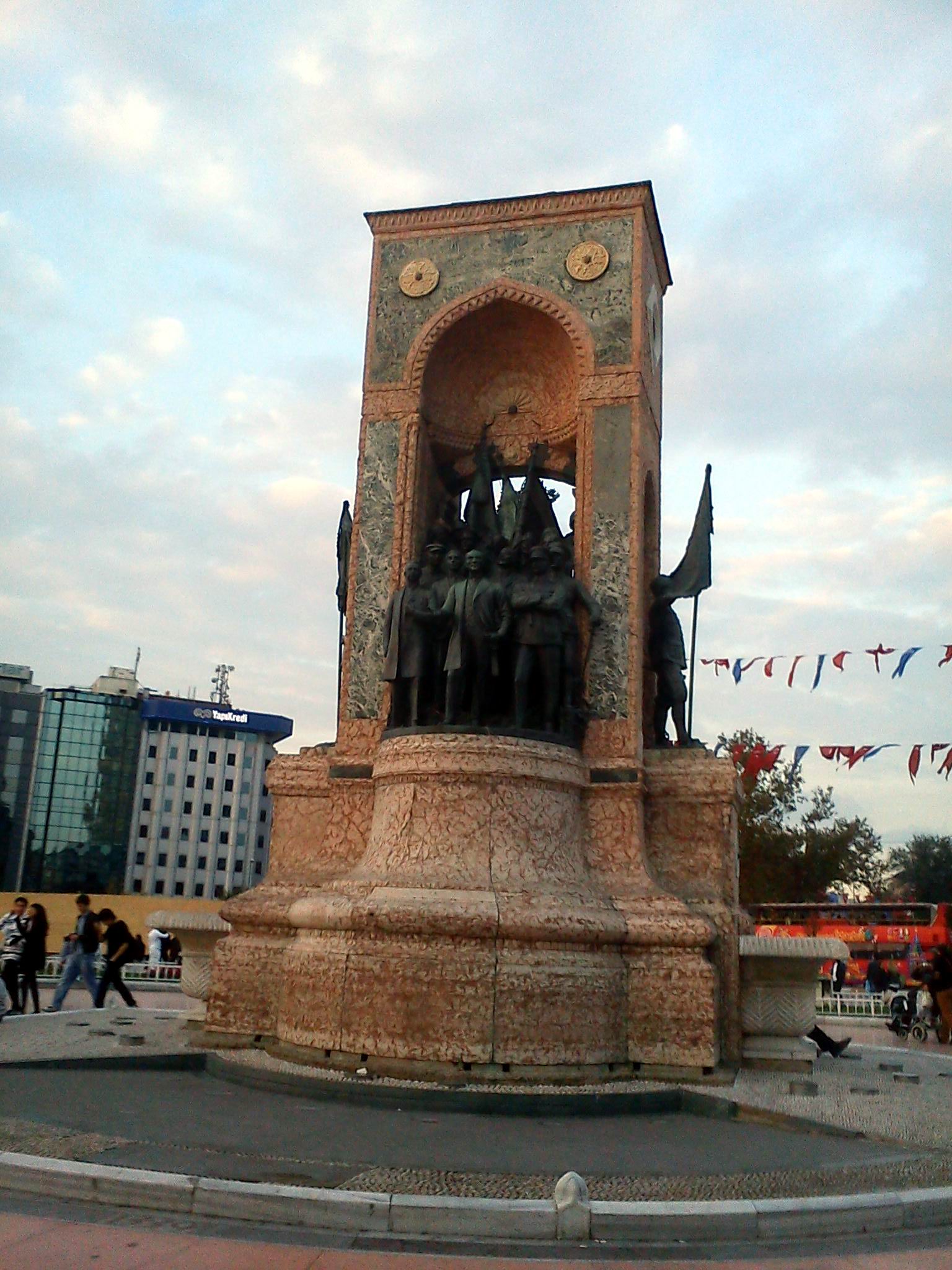 Republic Monument - Istanbul Metropolitan Municipality