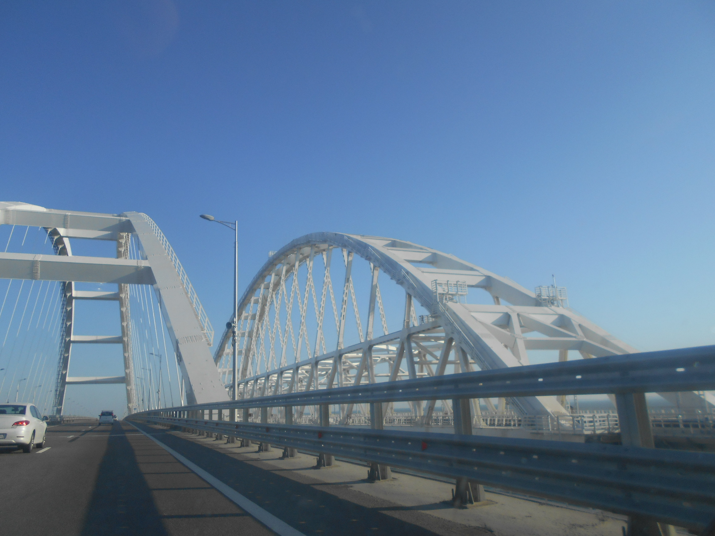 Main fairway arch spans