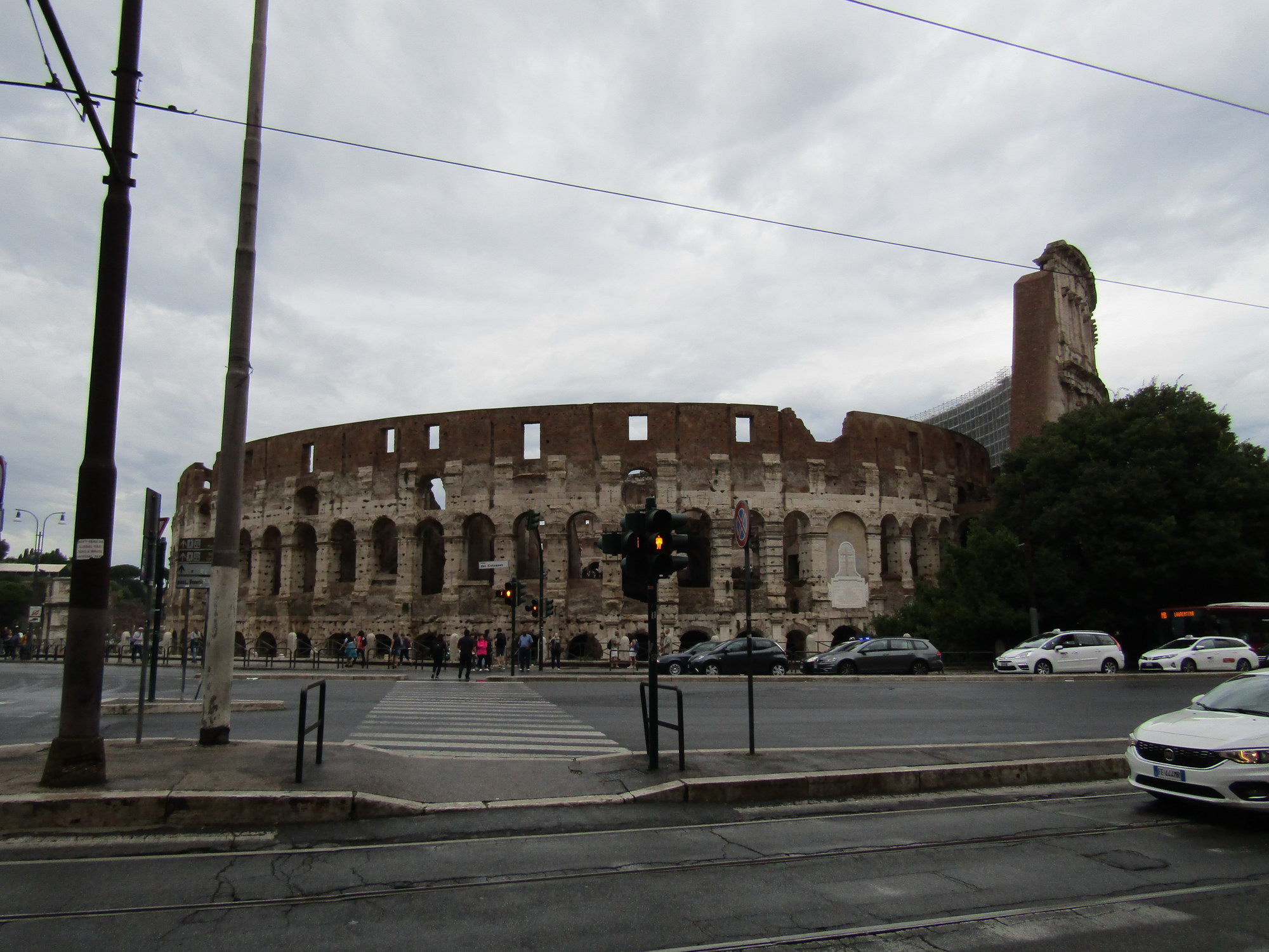 Place du Colisée (Piazza del Colosseo) - Rome