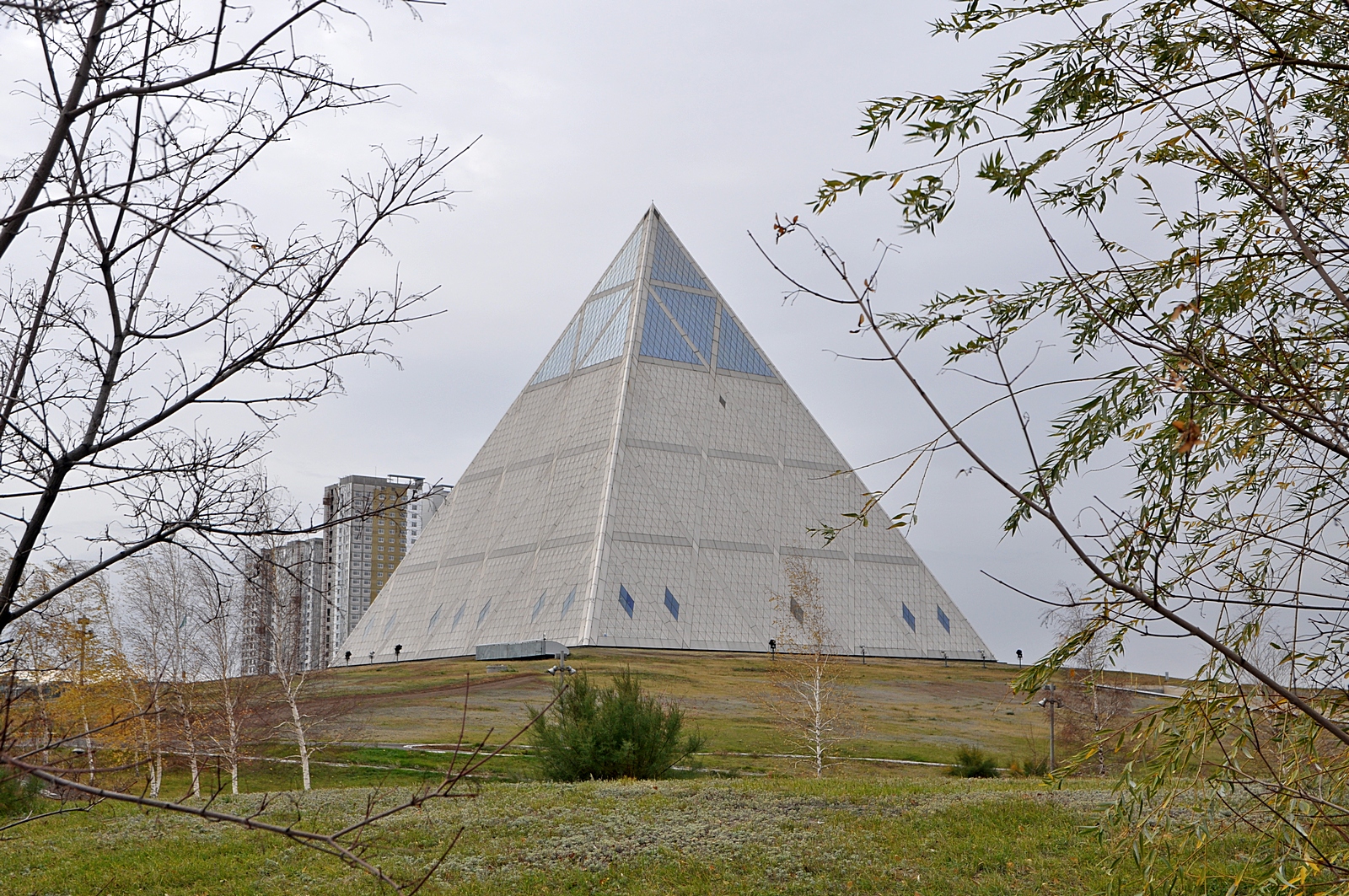 Pyramide des Friedens und der Eintracht - Astana