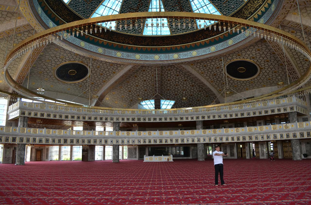 Haja Aymani Kadyrova Mosque - Argun